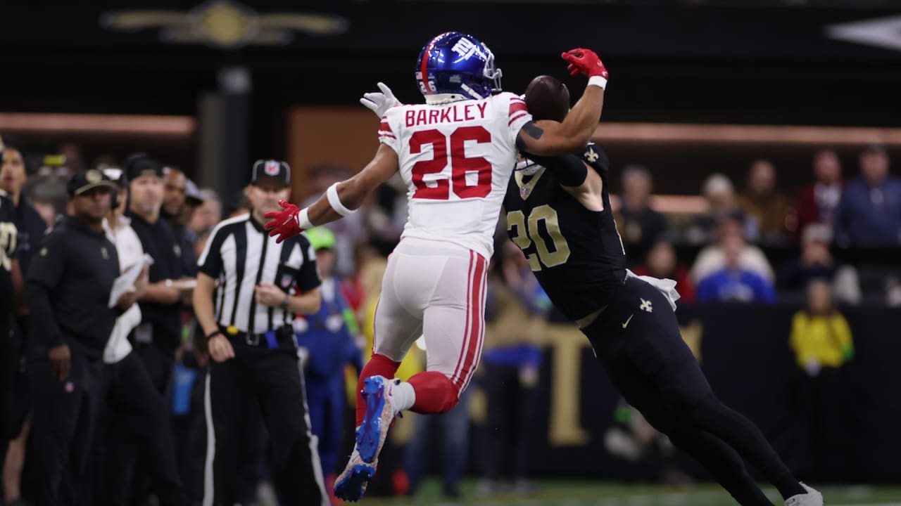 Must-See: Saquon Barkley makes incredible one-hand grab | Giants vs ...