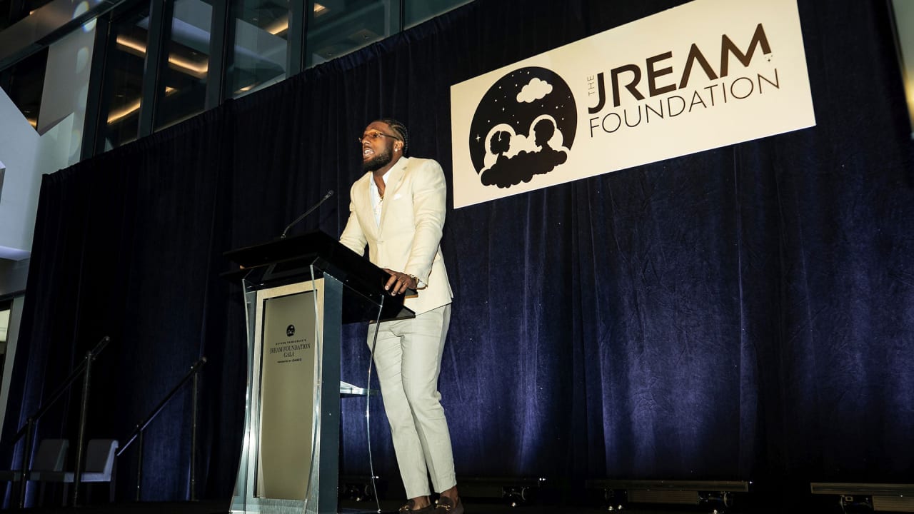 Kayvon Thibodeaux named Week 9 NFLPA Community MVP