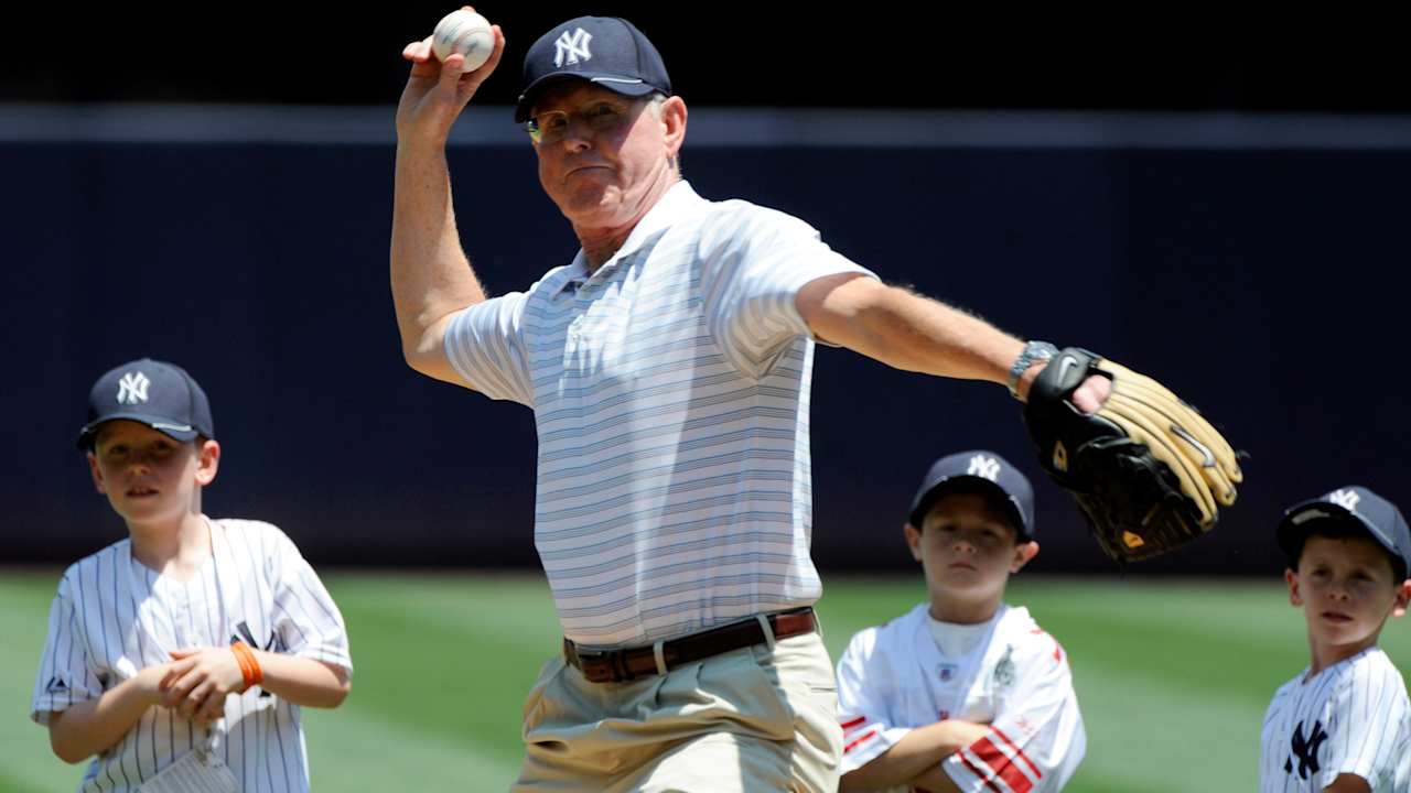 ⚾ Play ball! Giants throw out first pitches
