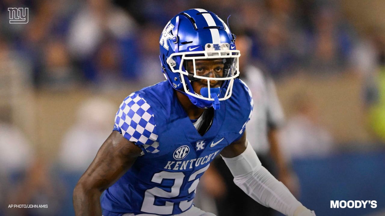 Andru Phillips Scouting Report: 'Sticky on routes'