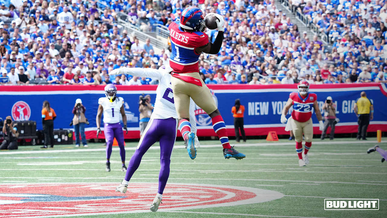 Game Photos: Giants kick off 100th season