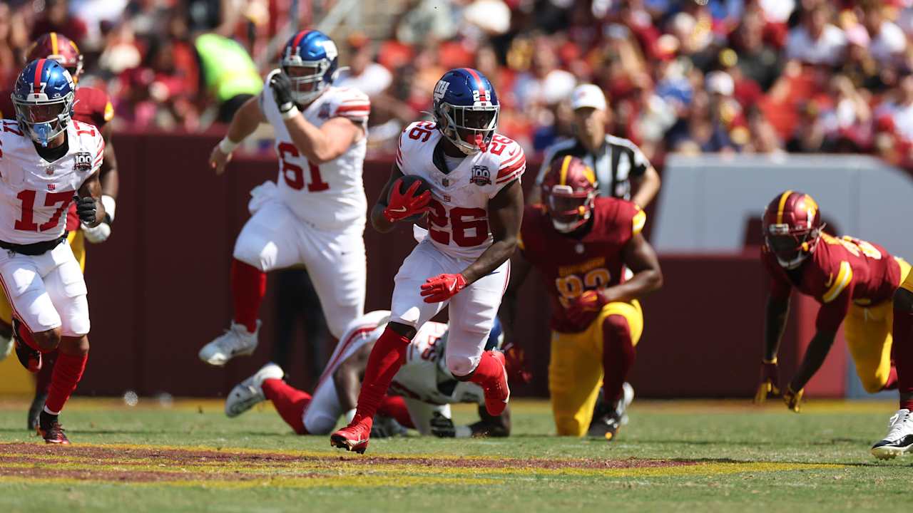 Devin Singletary Picks Up 22 Yards On The Ground Giants Vs