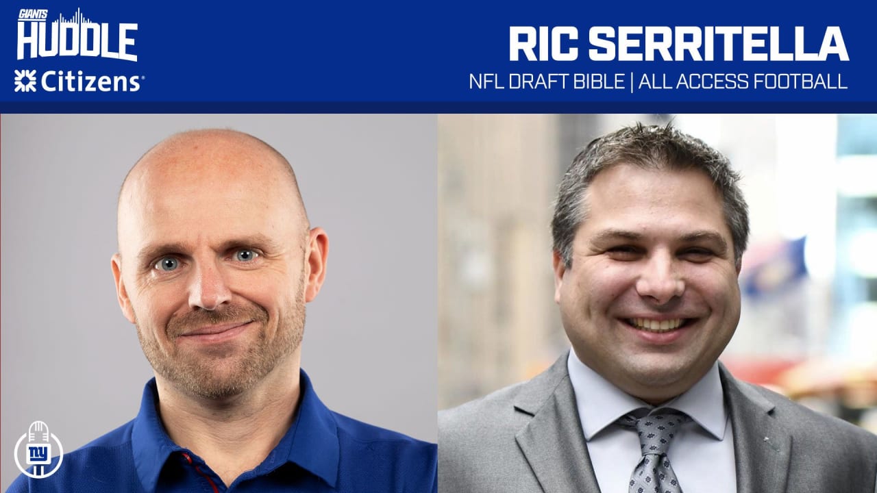 Giants Huddle | Ric Serritella