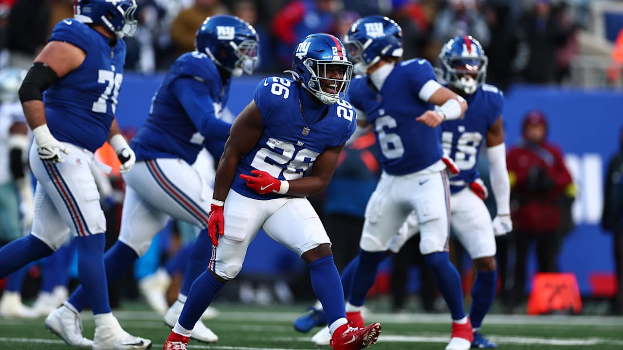 Devin Singletary passes to Darius Slayton for 2-pt conversion | Giants ...