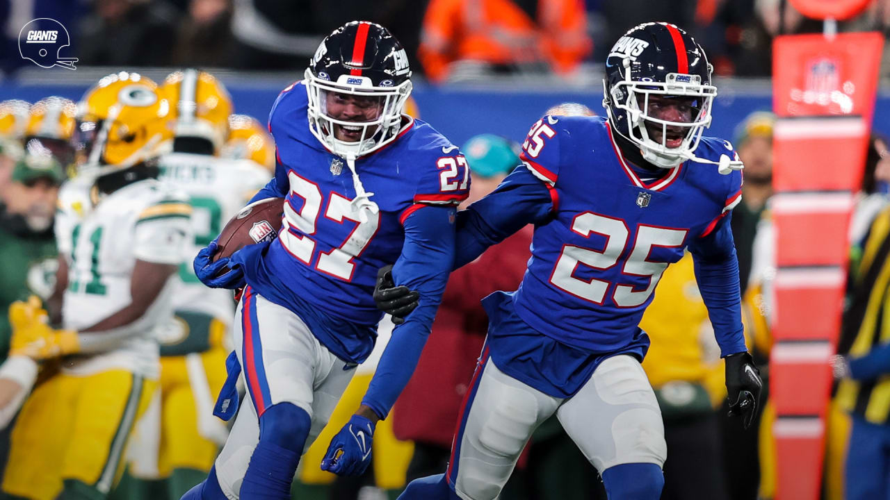 Giants.com hands out victory game balls