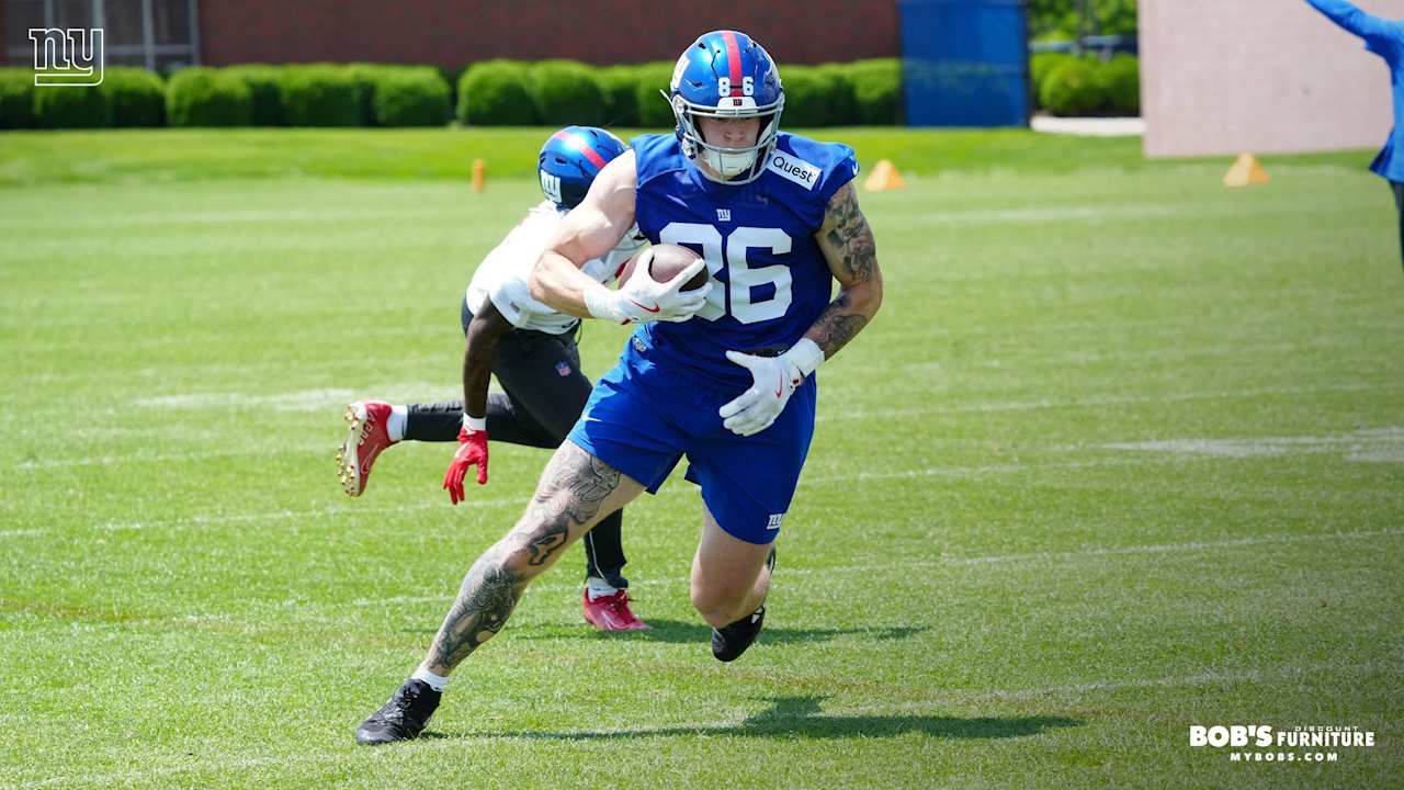 Jaxson Dart finds Thomas Fidone II during rookie Minicamp