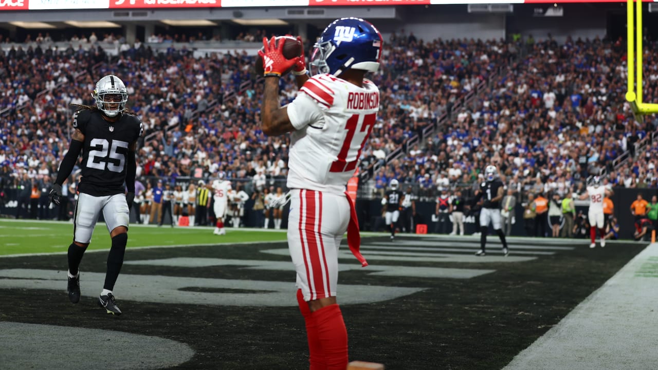 Tommy DeVito connects with Wan'Dale Robinson for 9-yard TD pass ...