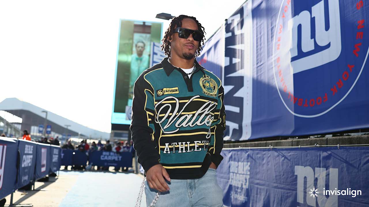 GAMEDAY: Giants arrive at MetLife Stadium