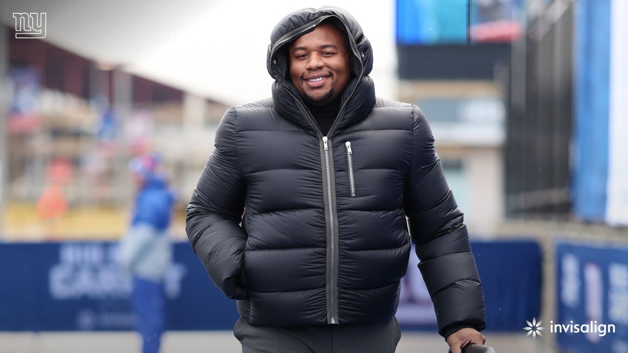 GAMEDAY: Giants arrive at MetLife Stadium