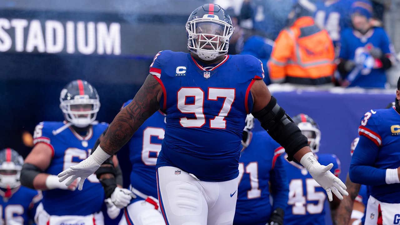 Giants release unofficial depth chart for Week 17 at Raiders.