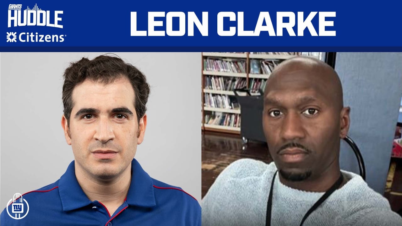 Giants Huddle | Leon Clarke