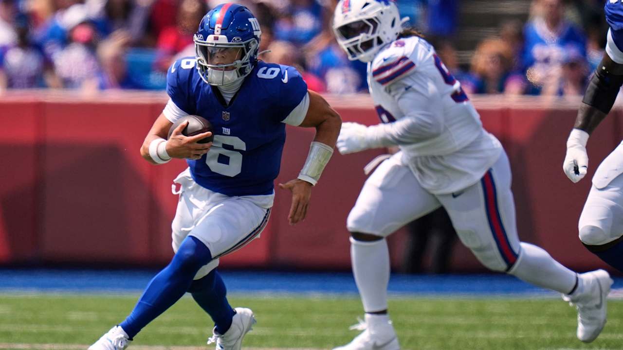 Jaxson Dart picks up 19 yards on the ground | Giants vs. Bills Highlights