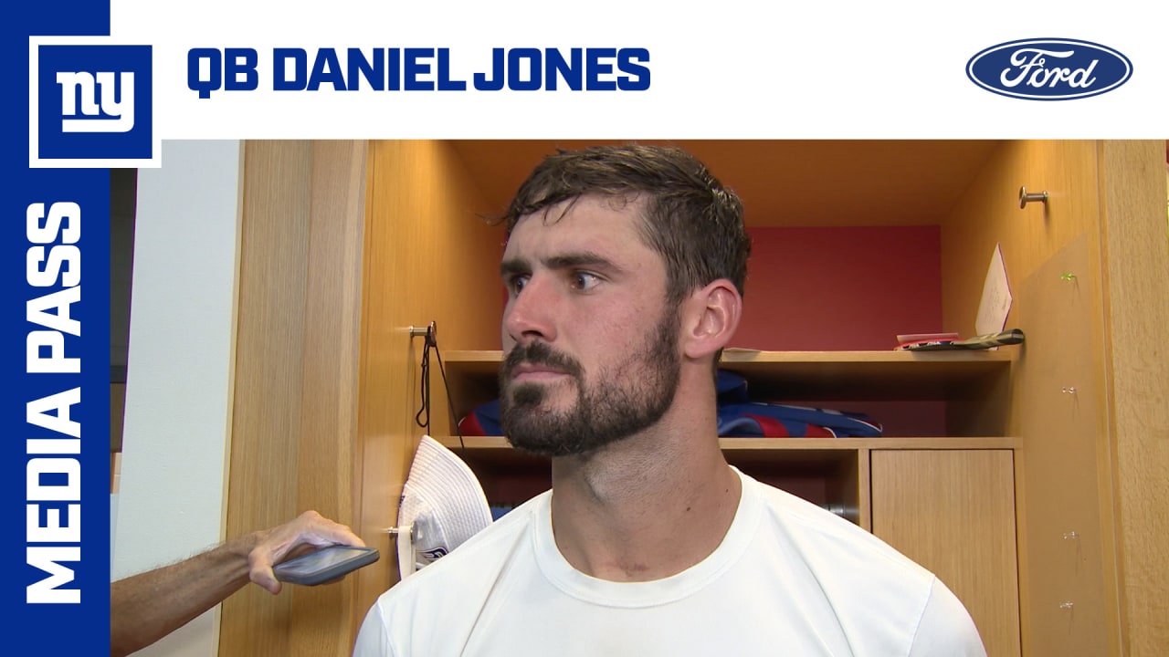 QB Daniel Jones on the starting O-line practicing together