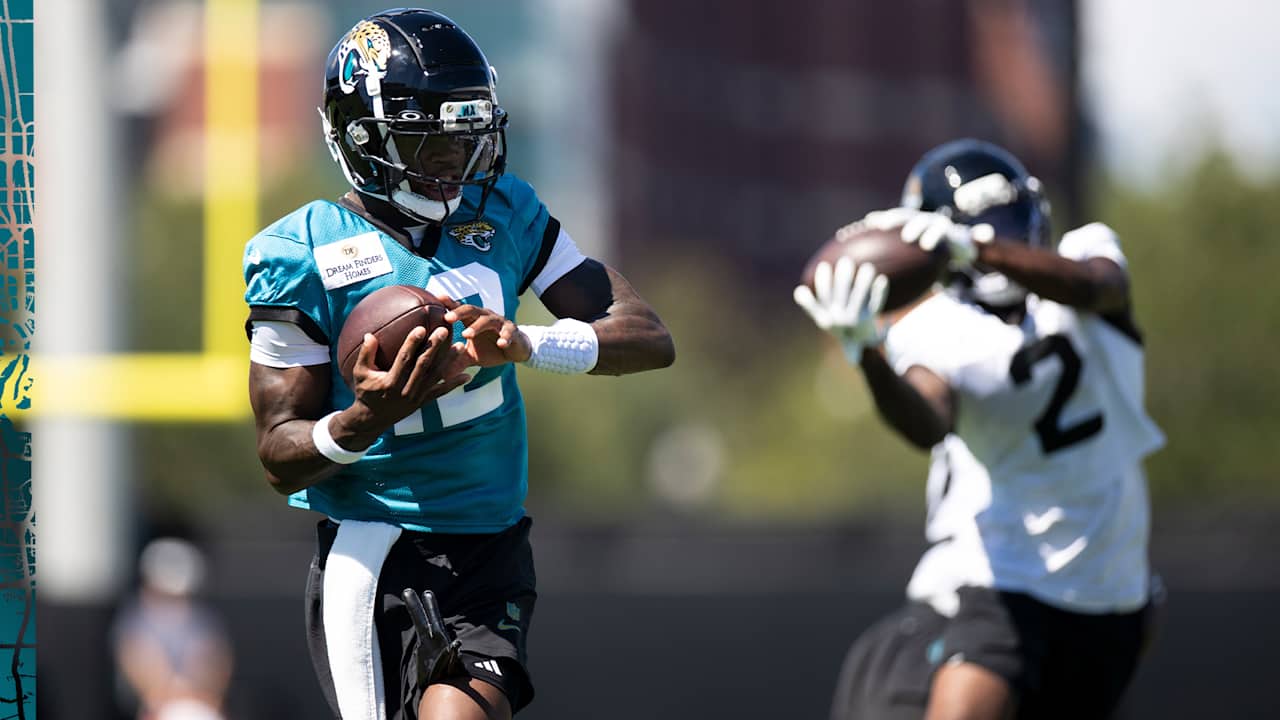 Quick Hits | HC Liam Coen on WR/DB Travis Hunter's Expanding Role