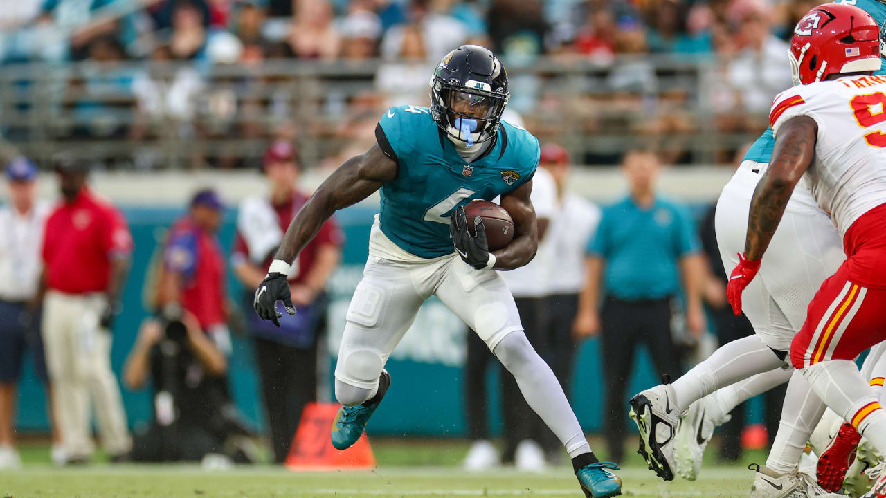 Tank Bigsby Matches His First Name on Powerful 19-Yard Burst Through ...