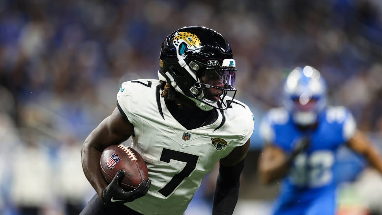 HIGHLIGHT | Brian Thomas Jr. 23-yd Catch | Week 11 Jaguars vs. Lions