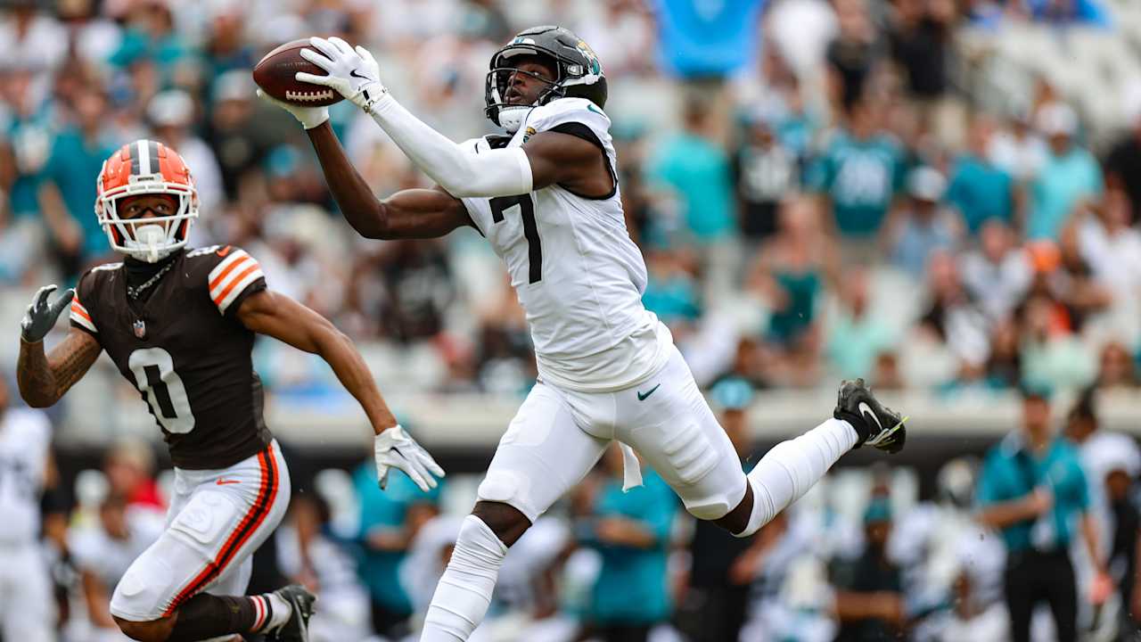 Can't-Miss Play: Lawrence Unloads 66-Yard Launch to Brian Thomas Jr. For Stellar Catch