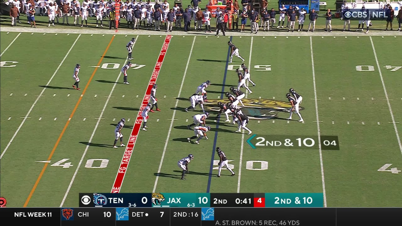 Lawrence's Lofted Pass Hits Ridley in Stride for a 34-Yard Gain