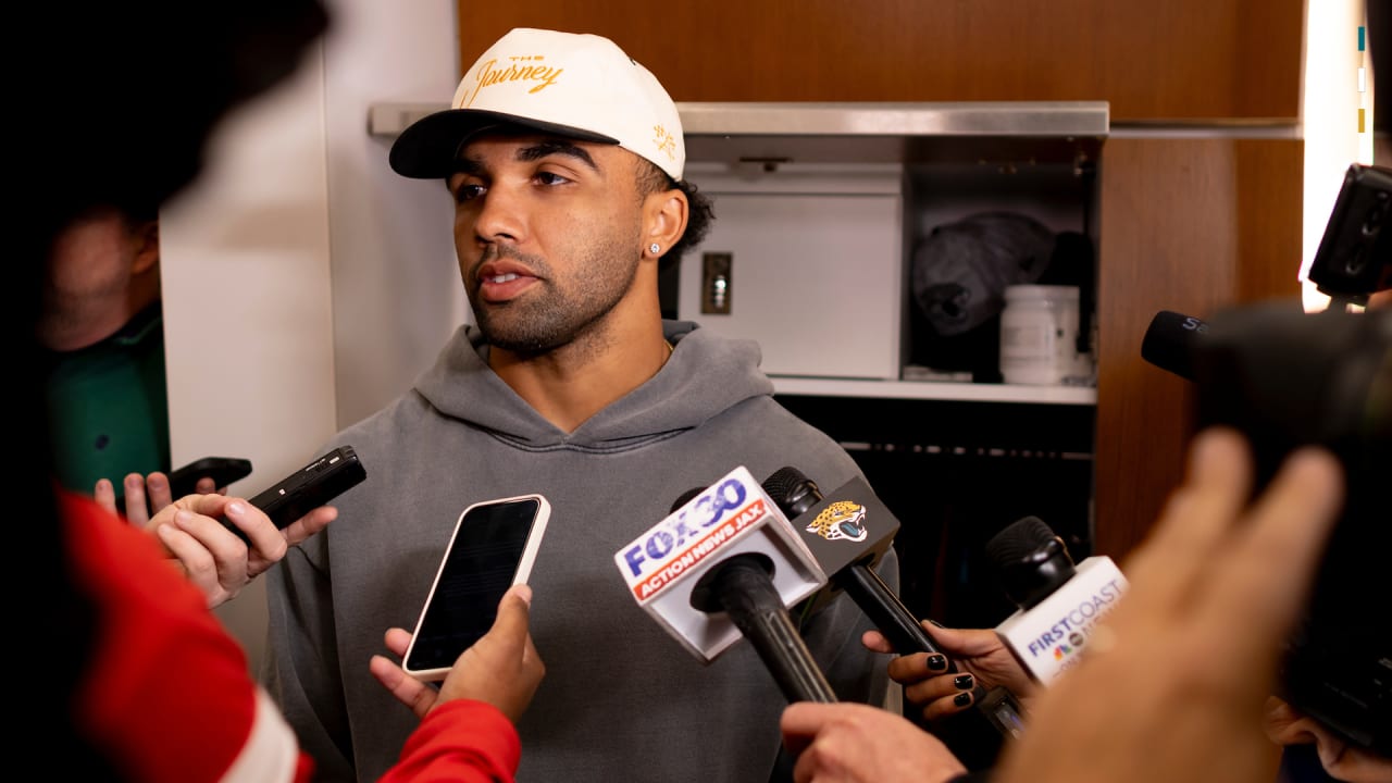 Jaguars Players Reflect on 2023 Season During Locker Room Cleanout