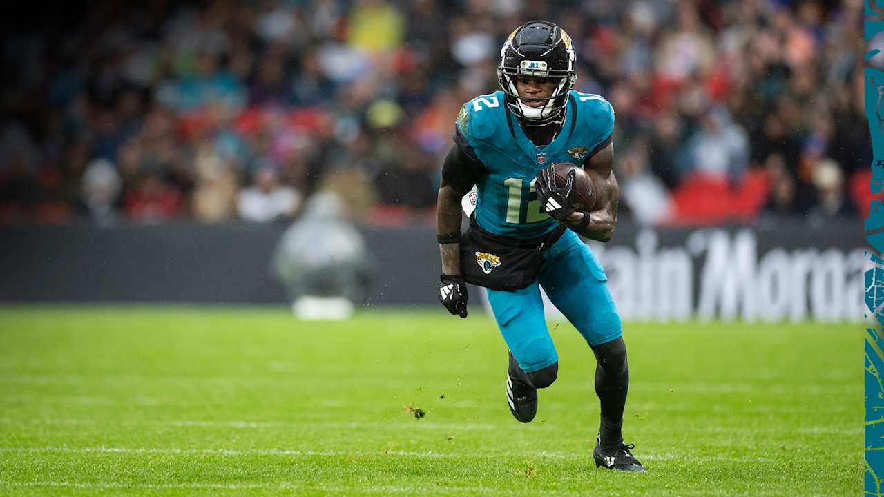 HC Liam Coen on WR/DB Travis Hunter's Progress Before Week 9 at Raiders