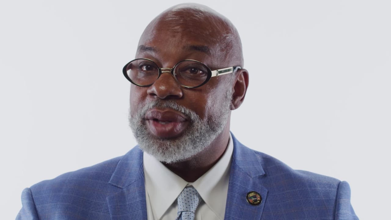 Jaguars Recognize Garland Scott With the Jacksonville Sheriff's Office During SNF