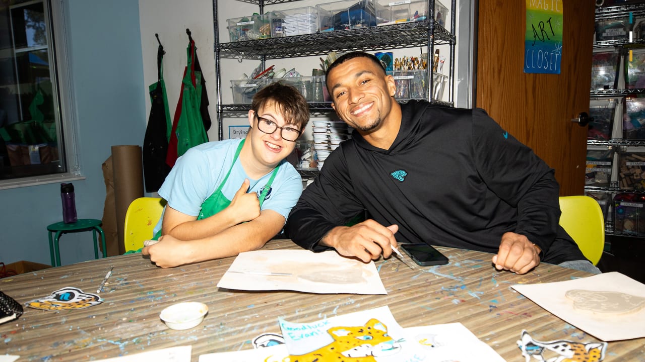 PHOTOS | Evan Engram Spends The Day Crafting With Students at North ...