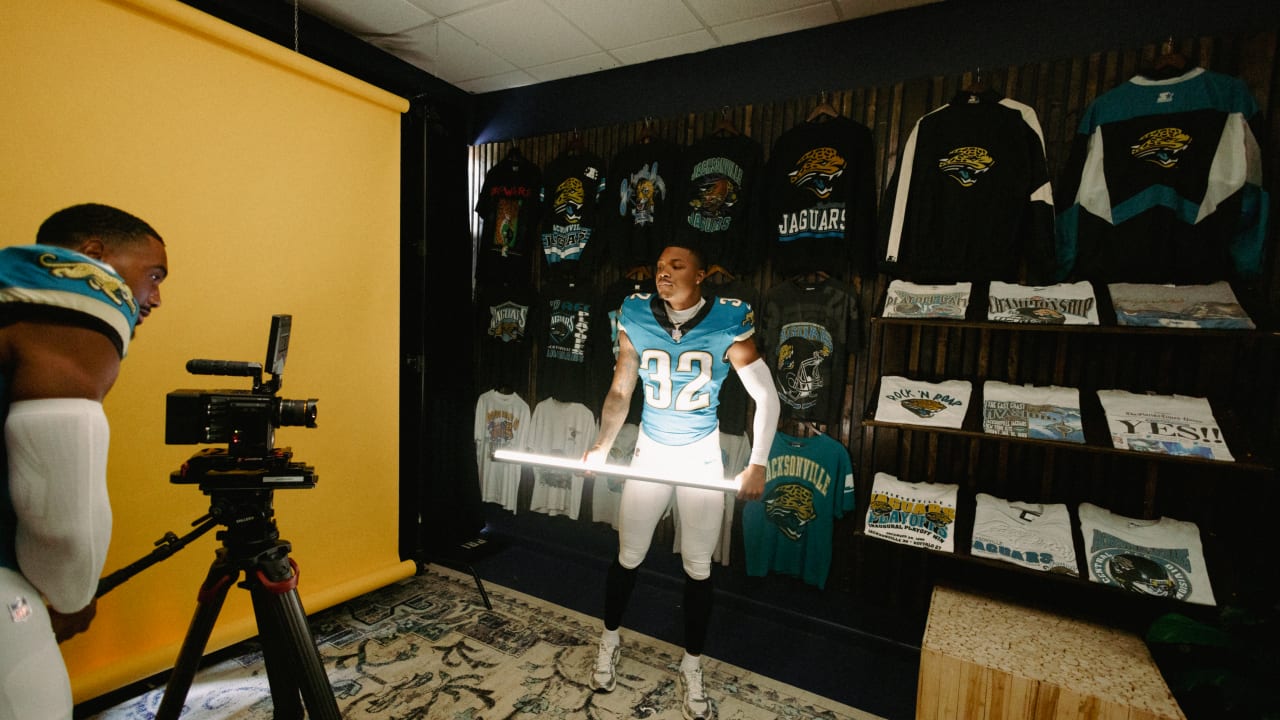 PHOTOS | Behind-the-Scenes: Jaguars Throwback Release Hero Shoot