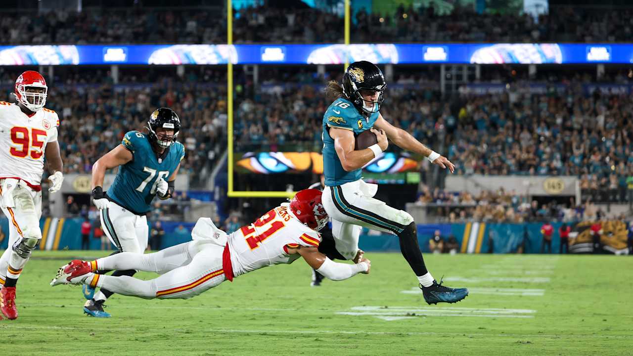 HIGHLIGHT | Trevor Lawrence 10-Yard TD Run | Week 5 Chiefs vs. Jaguars ...