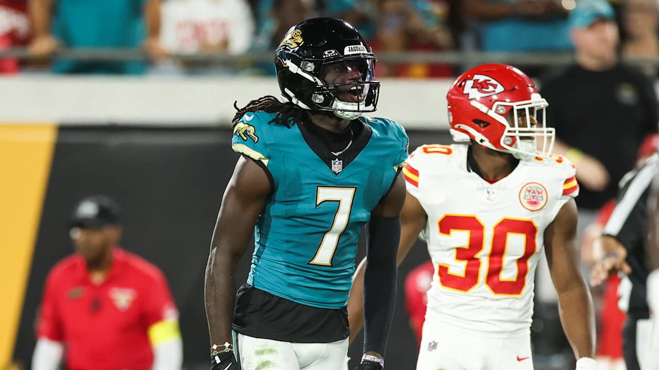 HIGHLIGHT | Brian Thomas Jr. 22-Yard Catch | Week 5 Chiefs vs. Jaguars ...