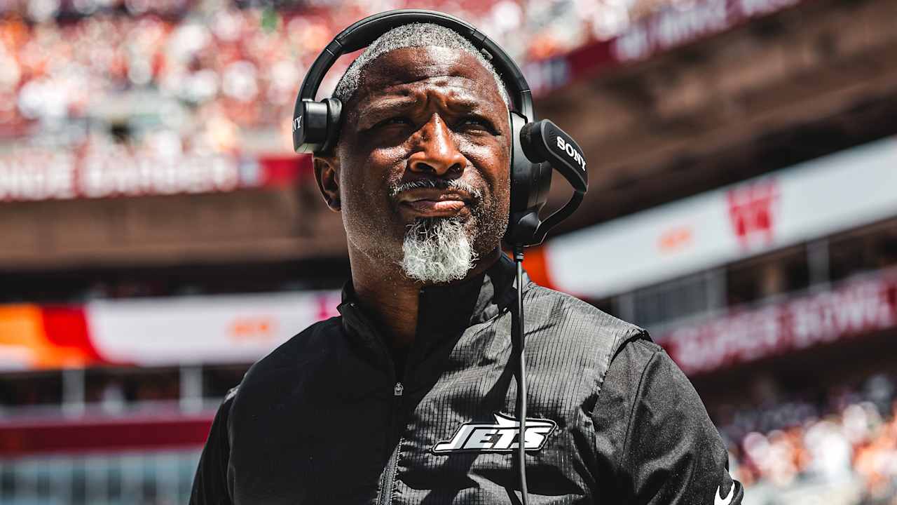 Jets HC Aaron Glenn: ‘These Guys Are Fighters. I Love These Guys’