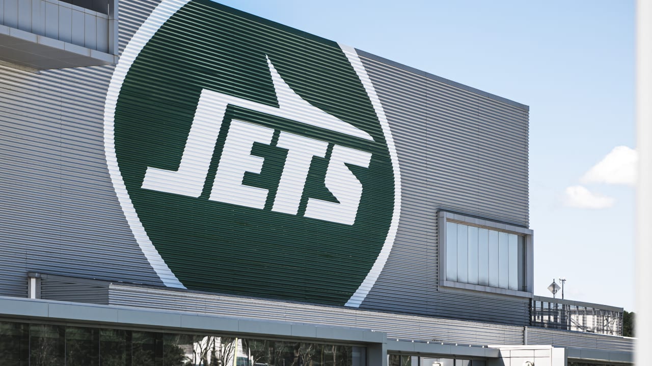 See How Duggal Visuals Transformed the Largest Jets Logo in the World