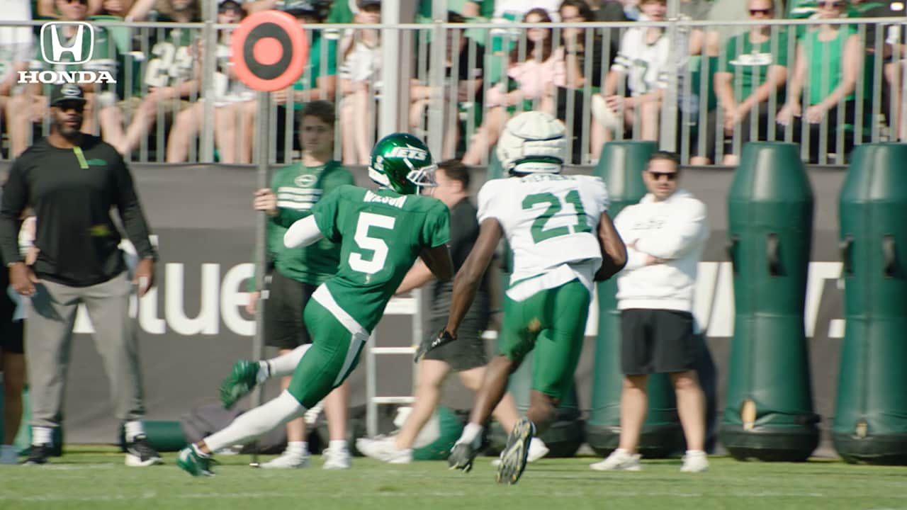 Green & White Highlight | Garrett Wilson Catches Frozen Rope From ...