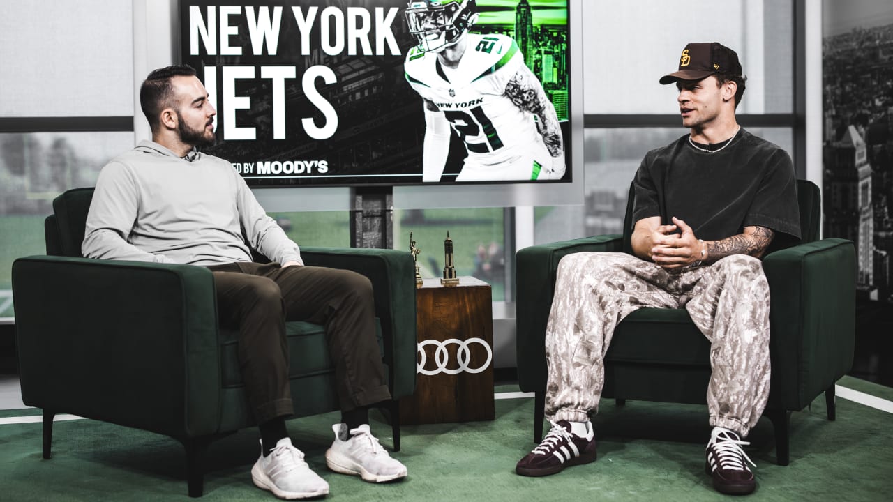 Why Did Ashtyn Davis Choose to Re-sign with the Jets?