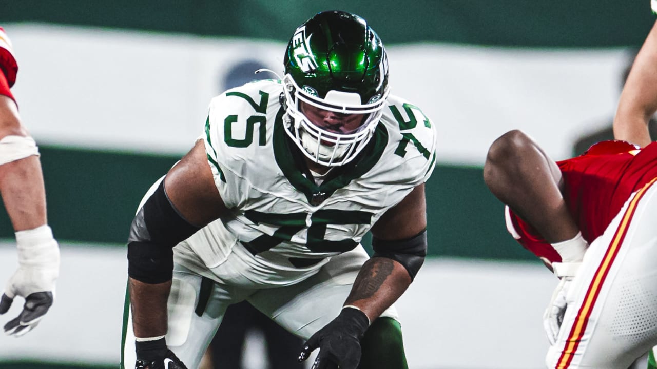 Jets Pick Up Fifth-Year Option on OL Alijah Vera-Tucker