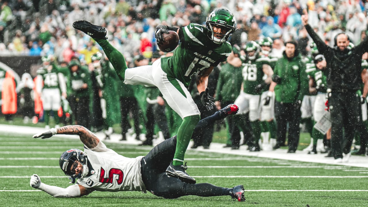 Garrett Wilson, Breece Hall Help Provide 'Confidence Booster' for Jets ...