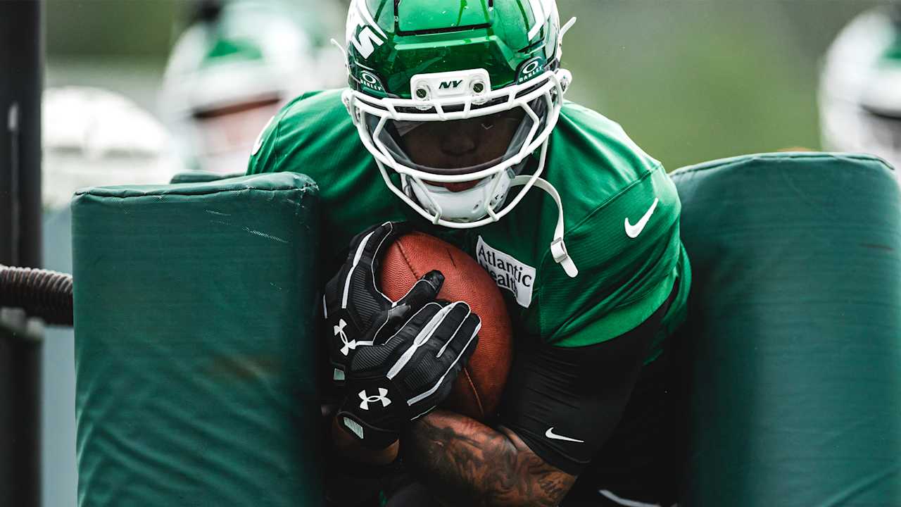 Gallery | Jets Practice Ahead of Road Matchup With Tampa Bay