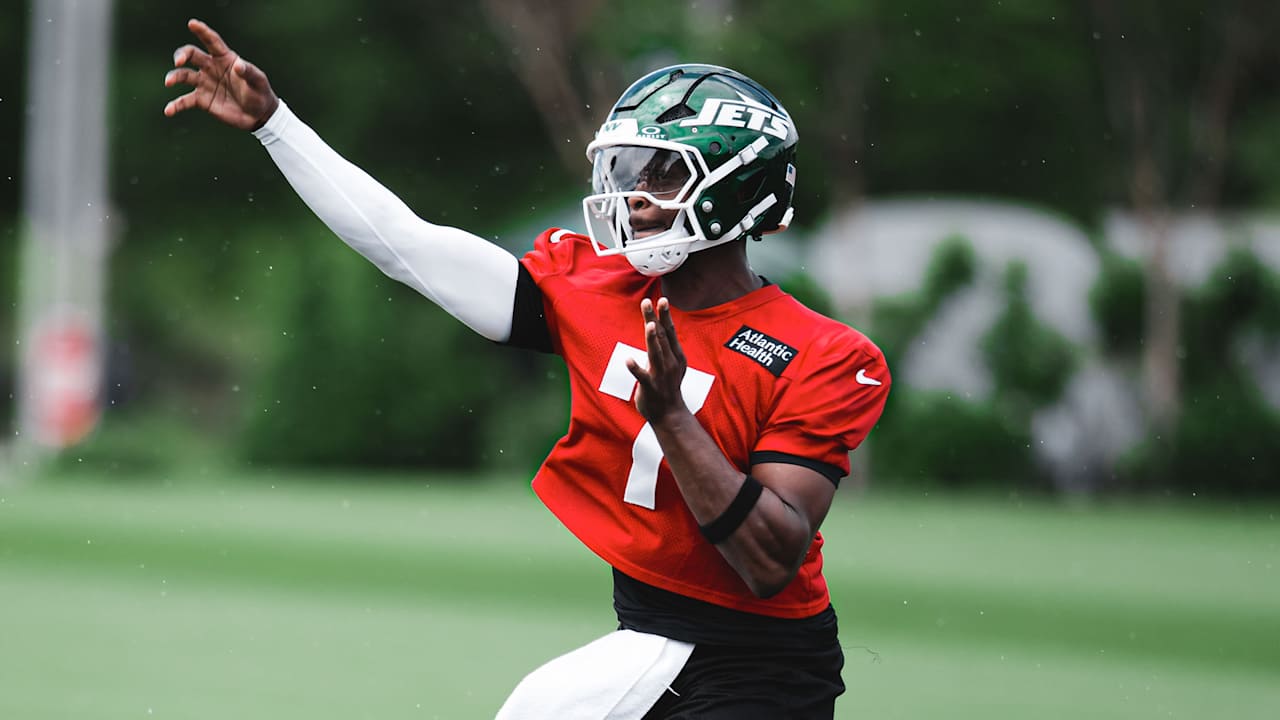 Highlight | Geno Smith, Garrett Wilson Building Chemistry During Jets OTAs