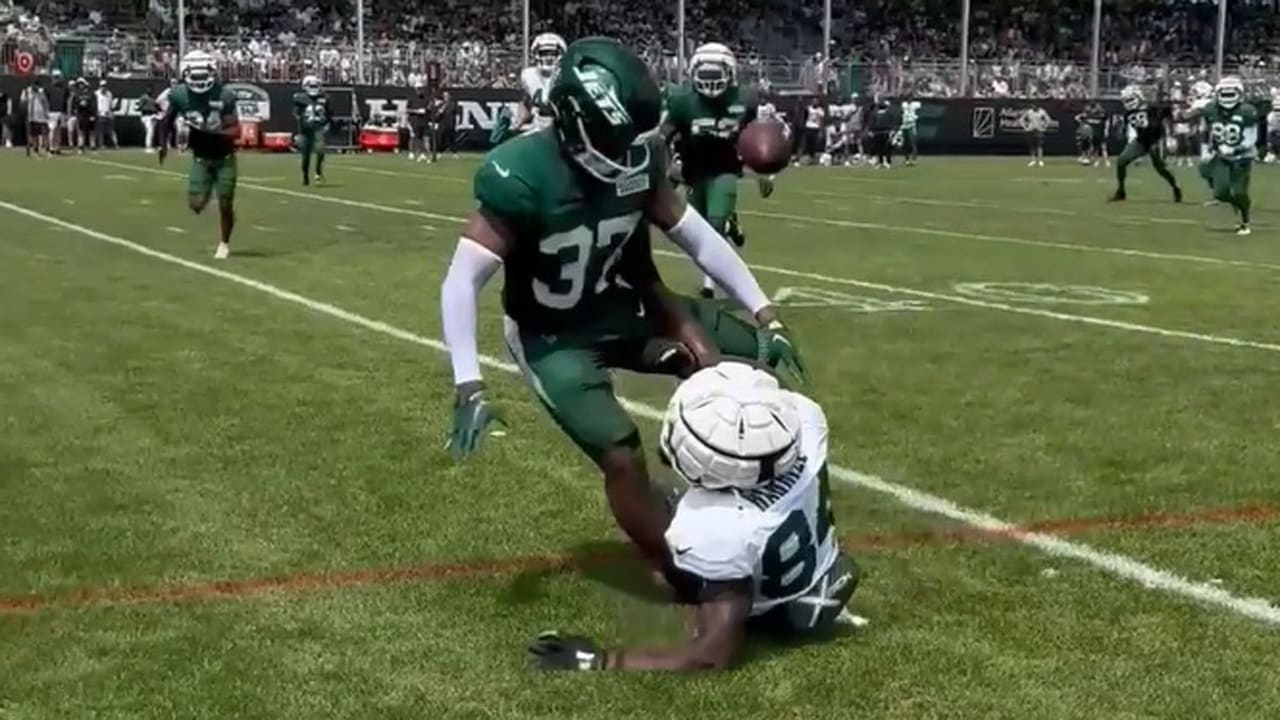 Jets Training Camp Highlight | Qwan'tez Stiggers Knocks Down a Ball ...