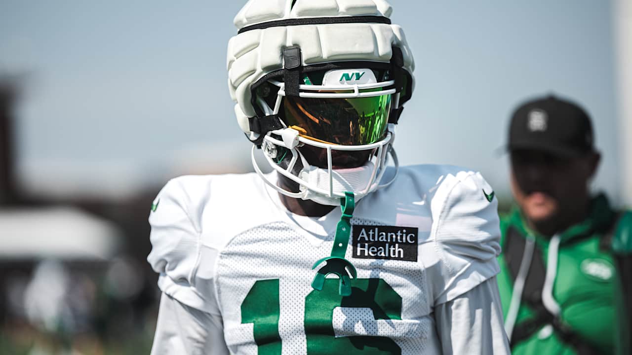 Jets Elevate WR Tyler Johnson, Place Alijah Vera-Tucker on IR