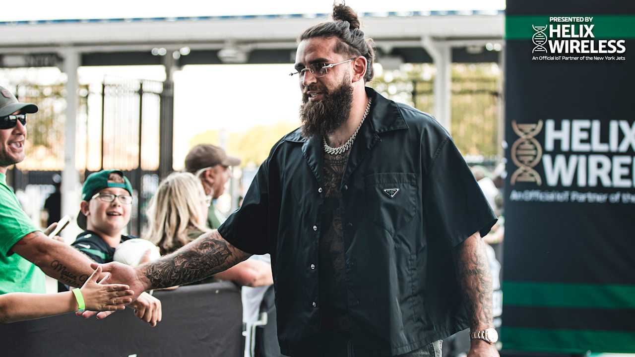 Gallery | Jets Arrive at MetLife Stadium for Thursday Night Football ...