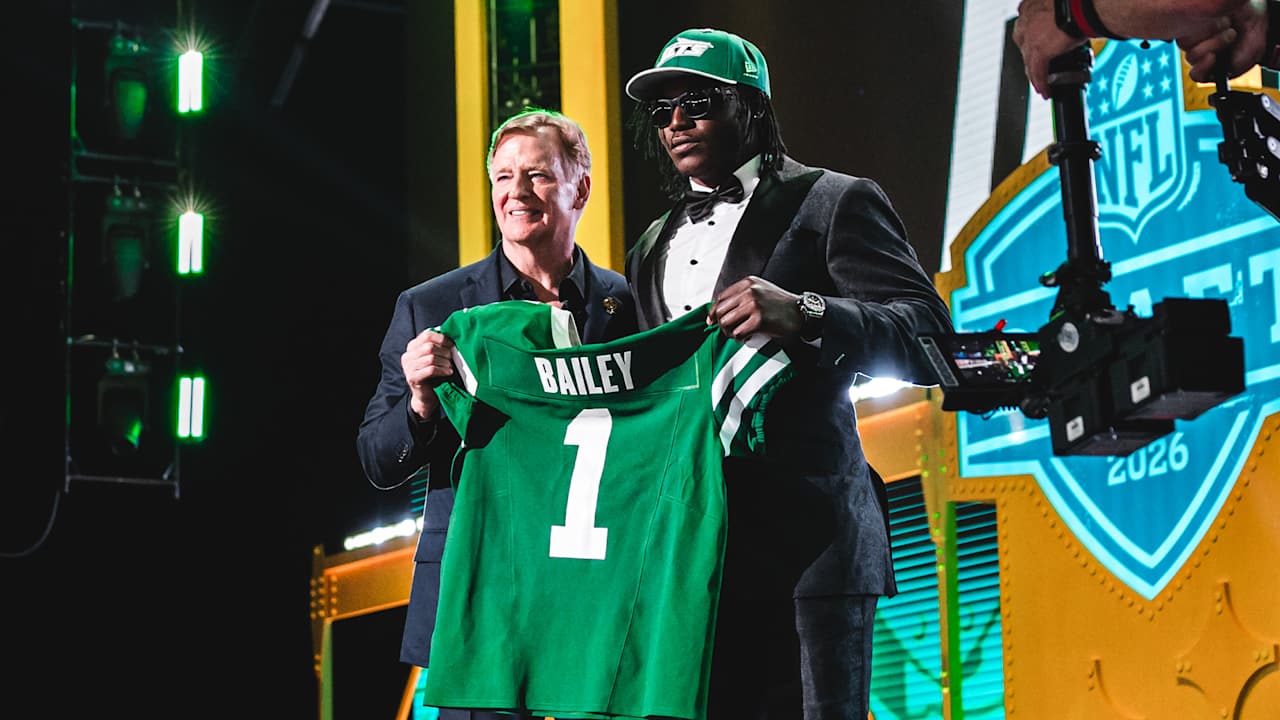 Social Media Reacts to the Jets Making Three Picks in the First Round ...
