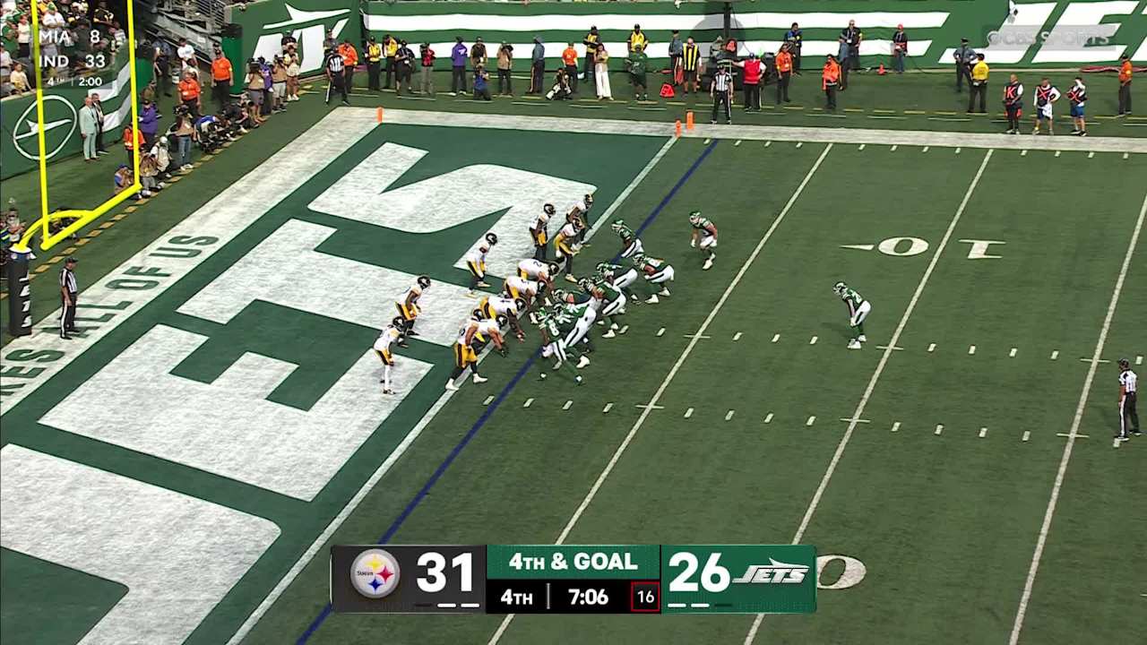Jets-Steelers Highlight | Justin Fields Fakes Out the Defense and Jogs ...