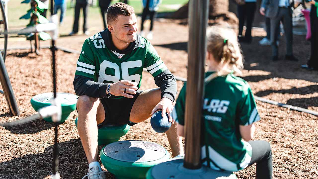Jets Rookies Help Unveil Playground at Riverdale Public School