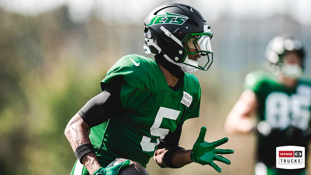 Gallery | Jets Break Out the Black Helmets at Practice Thursday