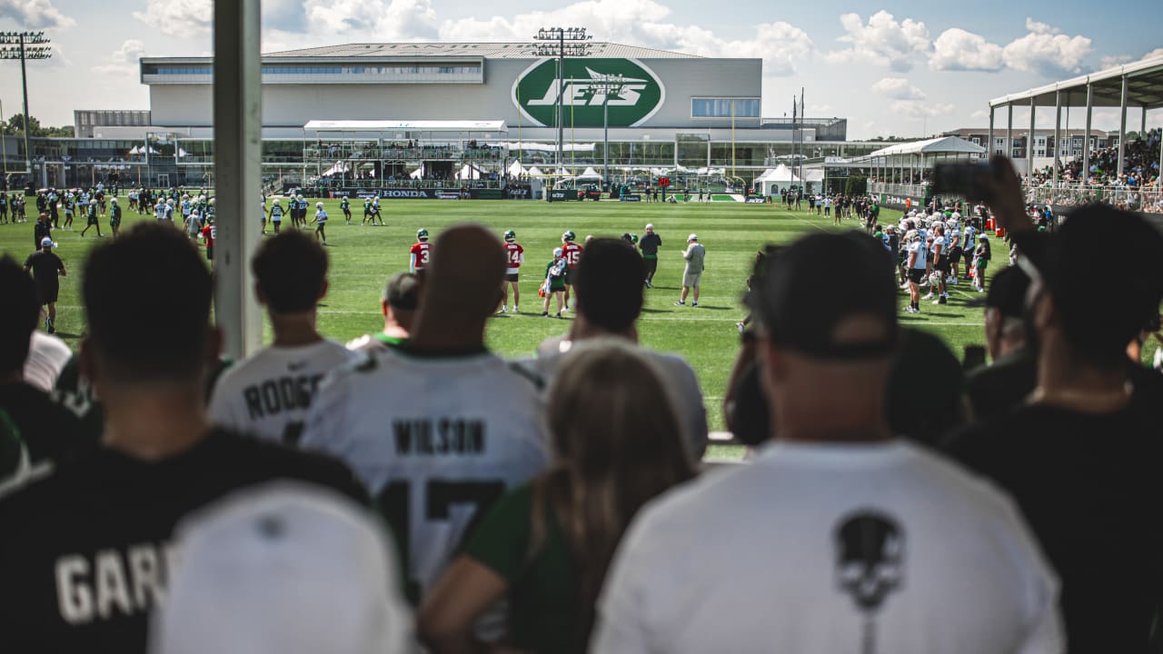 Gallery | Best of Jets Fans During Back Together Saturday