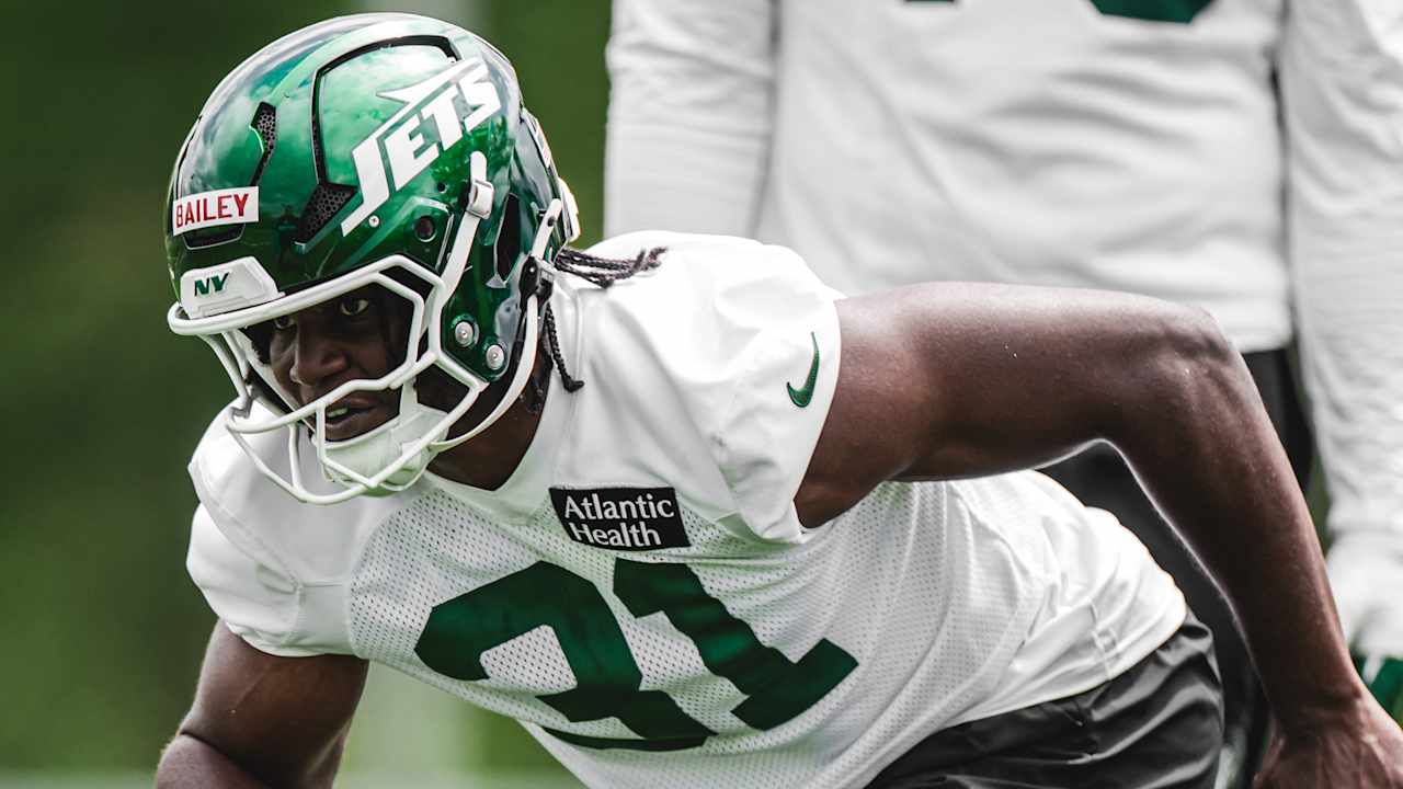 David Bailey Becomes a Football Player Again on First Day of Jets ...