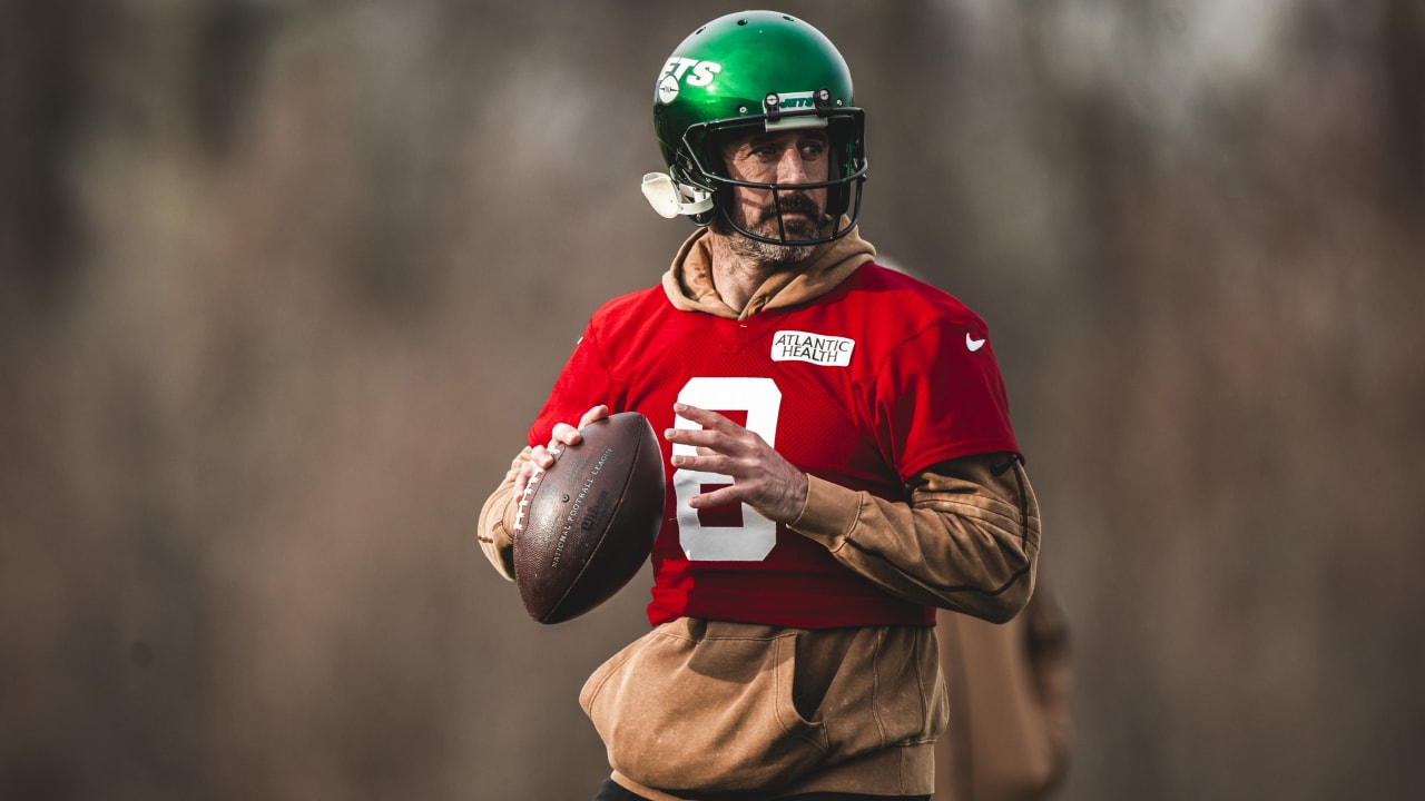 Gallery | Aaron Rodgers Returns to Practice with the Jets