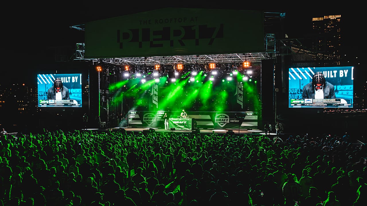 Draft Night | Best Photos from the 2026 Jets Draft Party at Pier 17