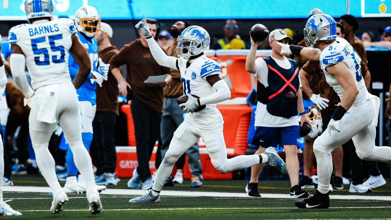 HIGHLIGHT: Joseph stays inbounds for sideline INT