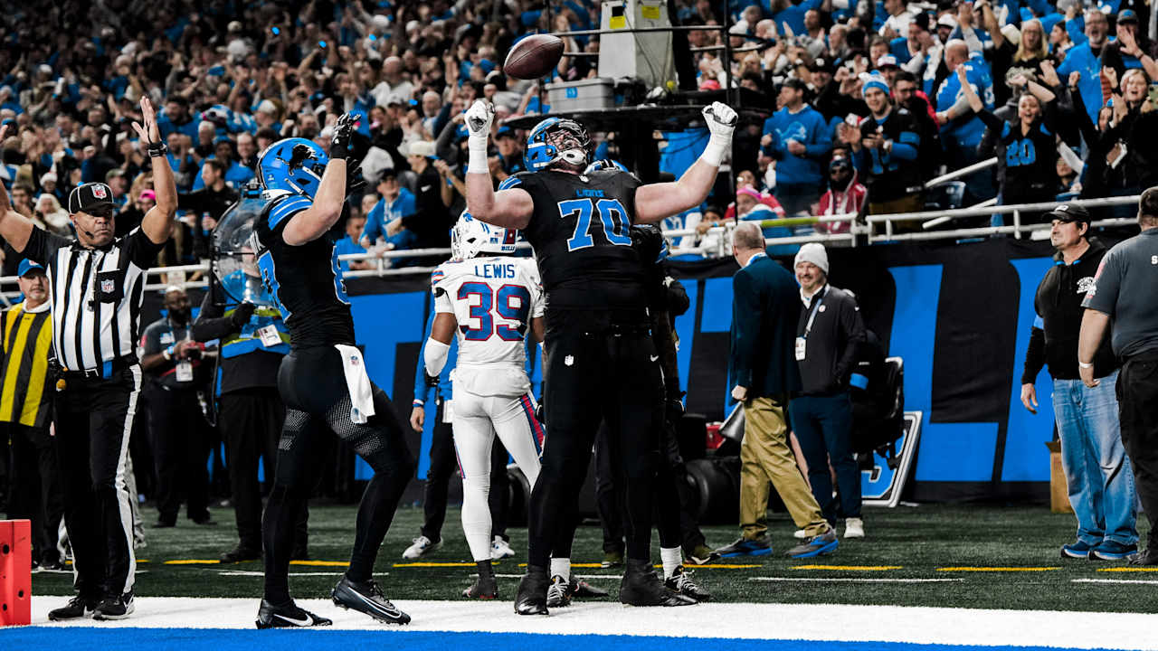 HIGHLIGHT: Big man TD! Goff finds Skipper for the score